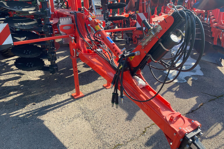 Myytävät esittely- ja työnäytöskoneet | Lantmännen Agro