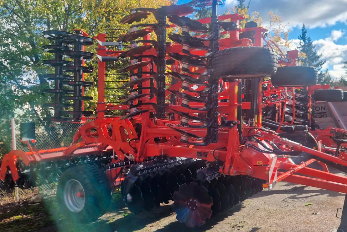 Myytävät esittely- ja työnäytöskoneet | Lantmännen Agro